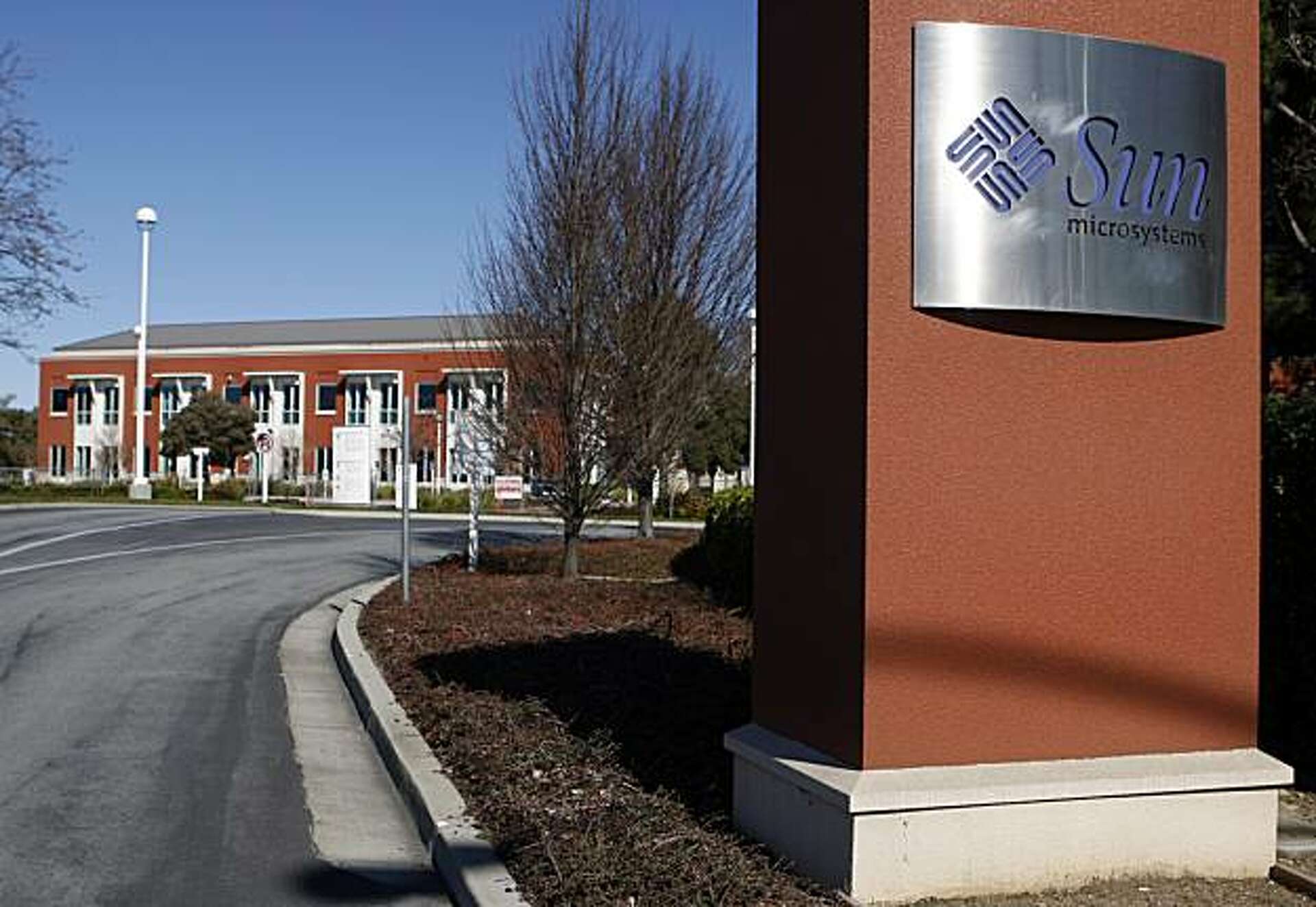 Facebook updates info: Menlo Park welcomes move