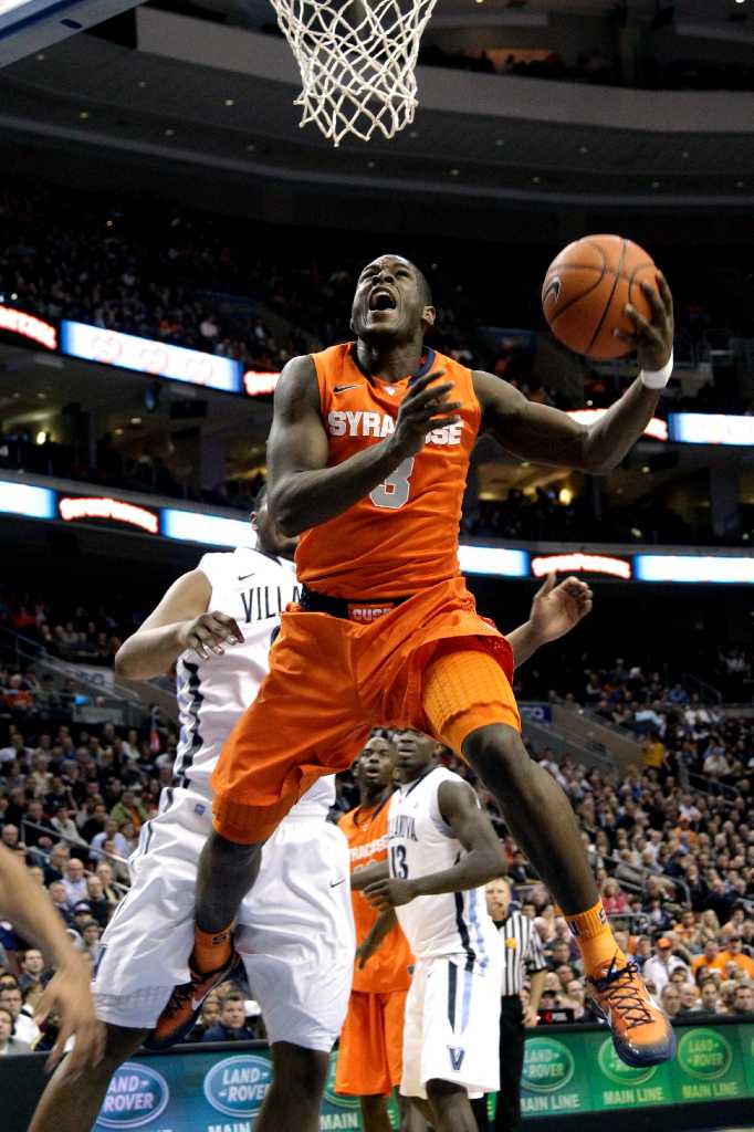 Syracuse remains perfect