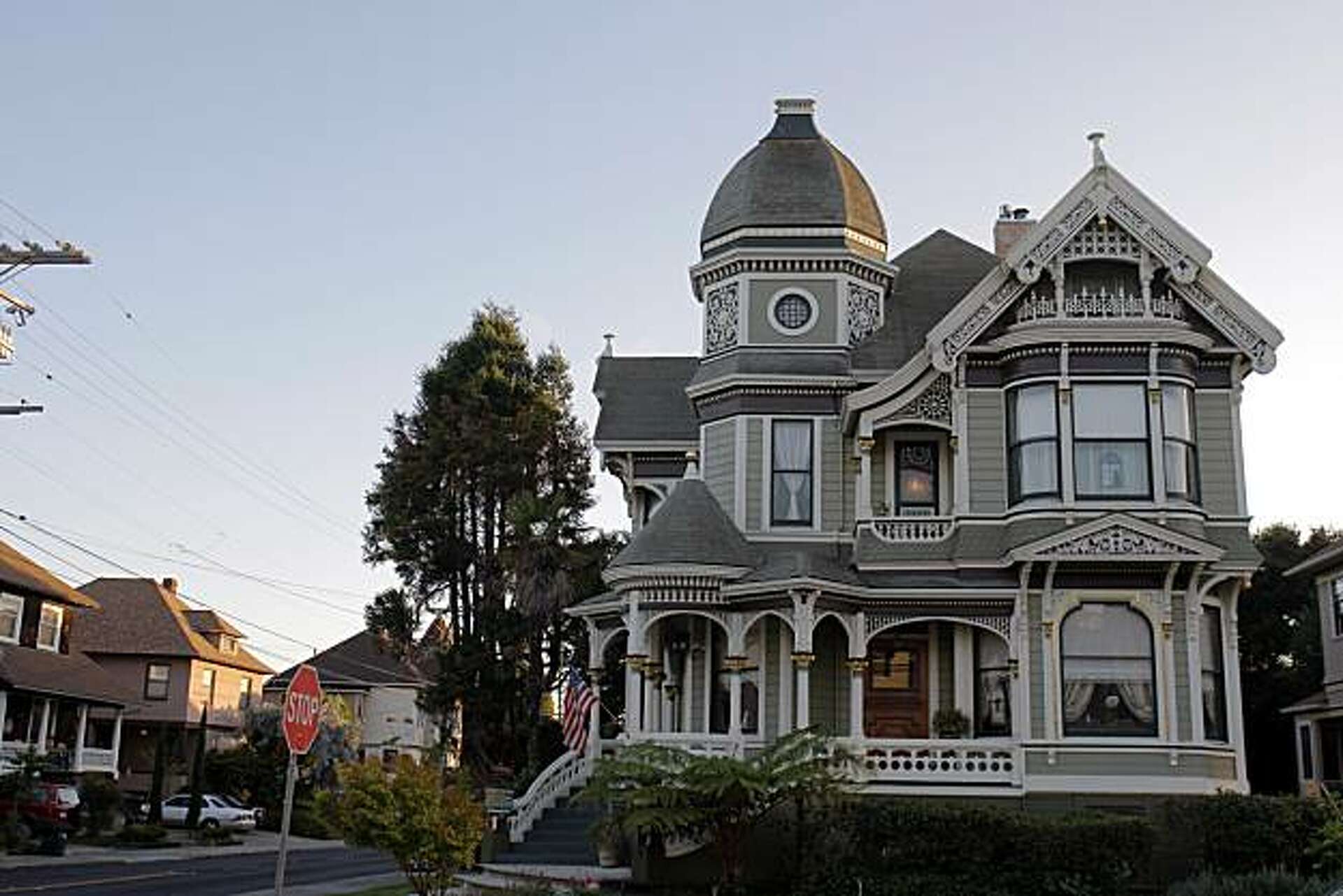 Alameda Victorians: Architectural tour of city