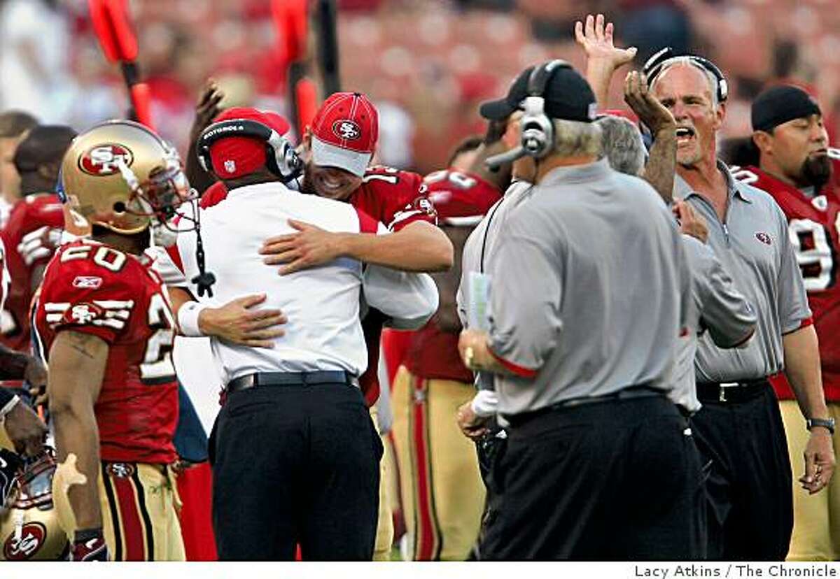 Turnovers lead to blowout win for 49ers