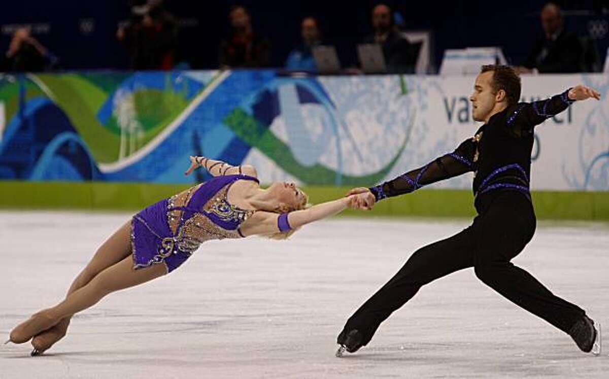 Chinese pair wins skating gold at last