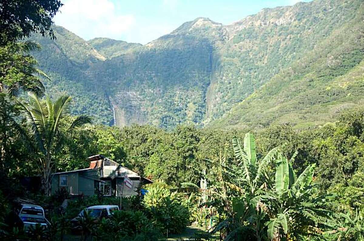 Hawaii's tsunamis: Scenes of destruction and how to survive