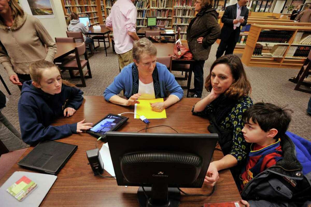 Freshmen enamoured with iPads