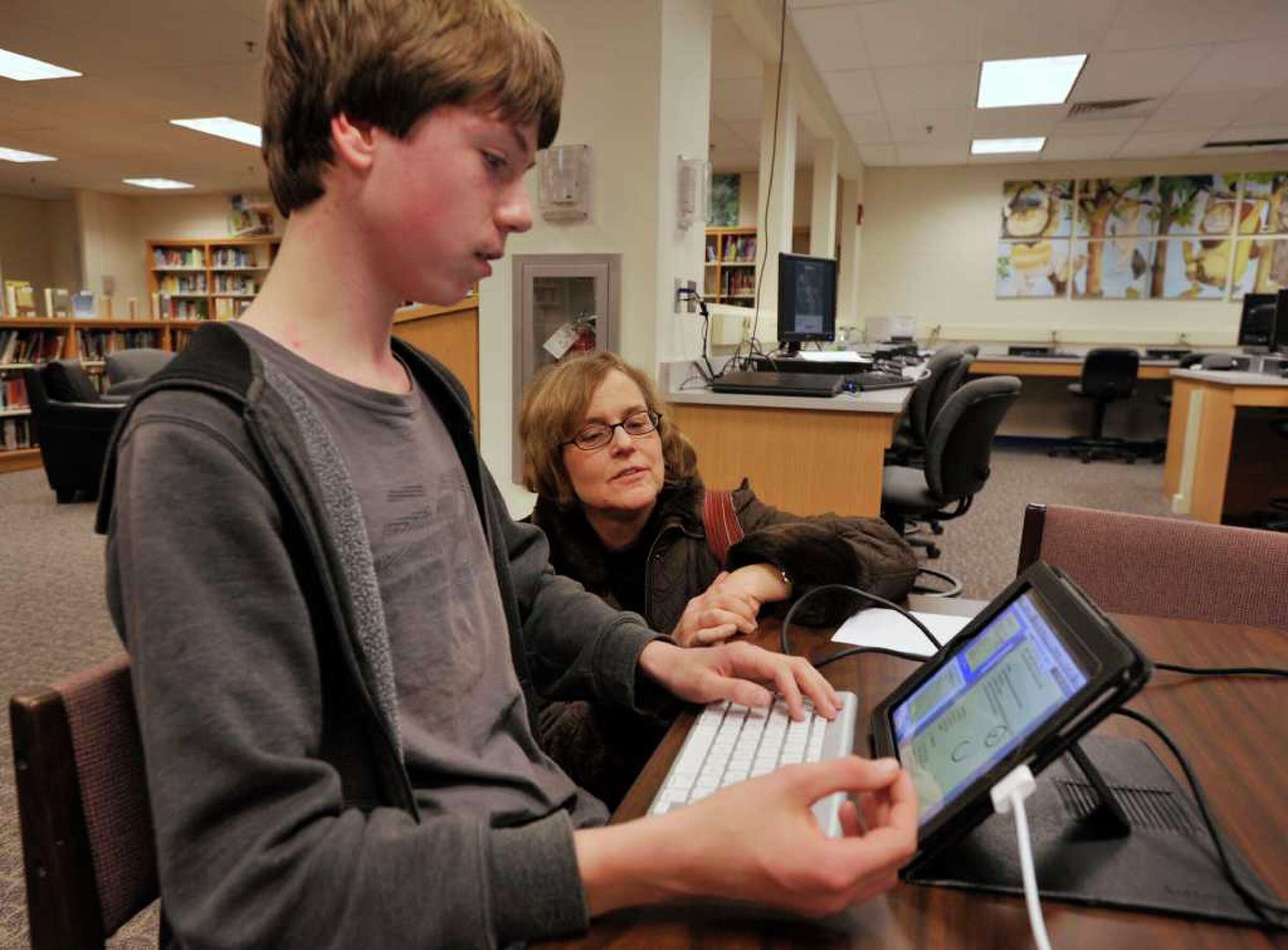 Freshmen enamoured with iPads