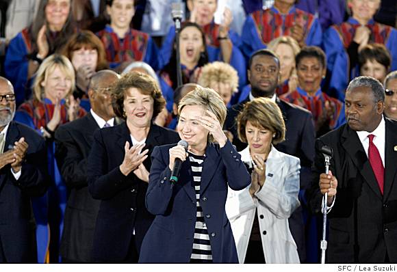 14,000 rally in Oakland to hear Hillary Clinton speak