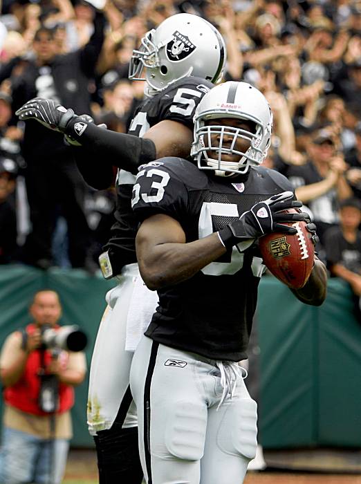 Ball-hawking linebackers relish their game-changing plays