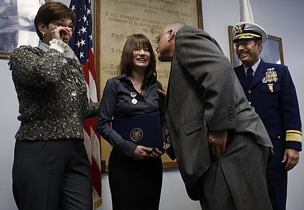 Kristin Reger gets Coast Guard Medal for heroism