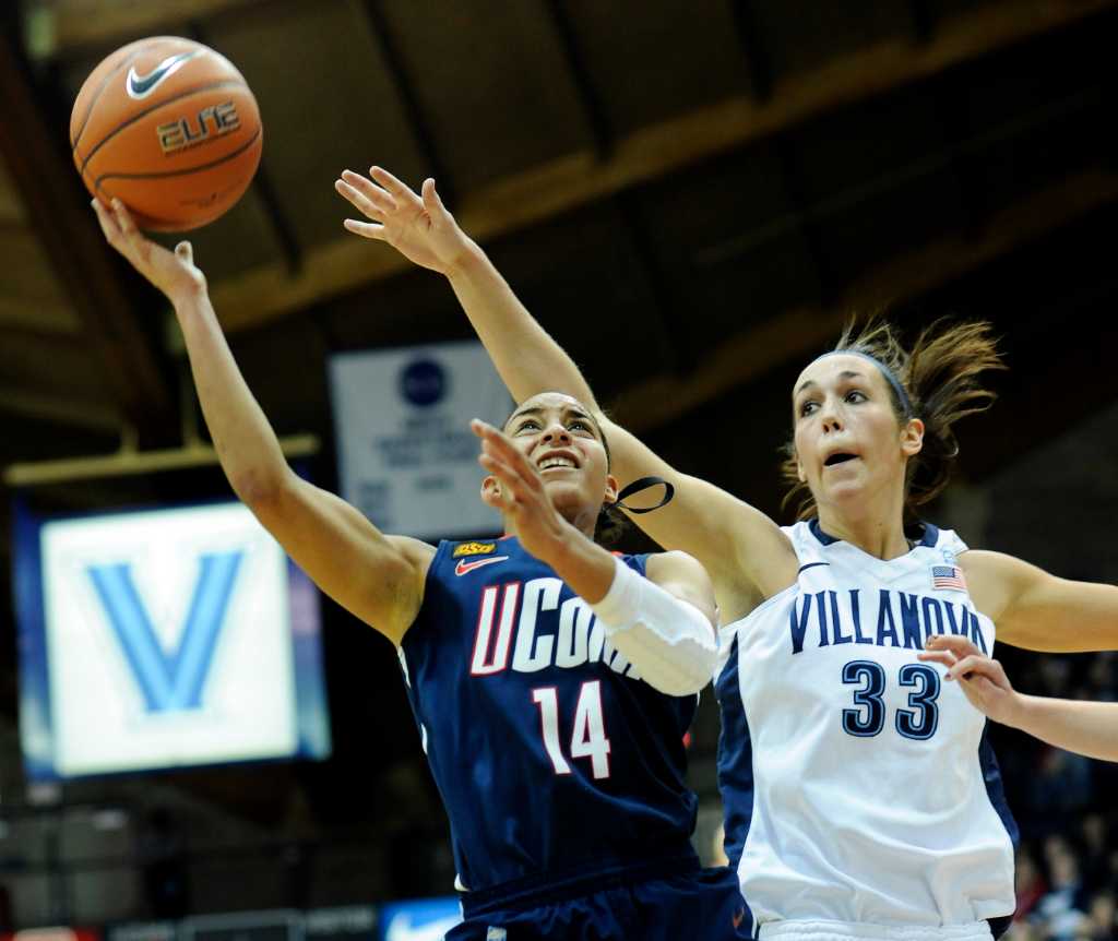 UConn women rout Villanova with guard-heavy lineup