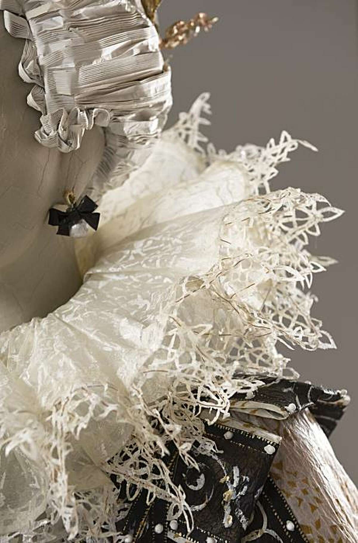 Isabelle de Borchgrave's 'Pulp Fashion' in S.F.