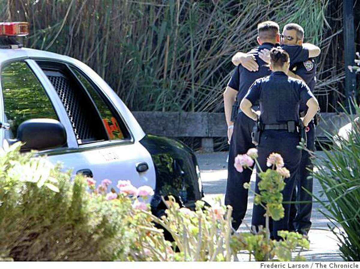 Cop-killer allegedly violated restraining order