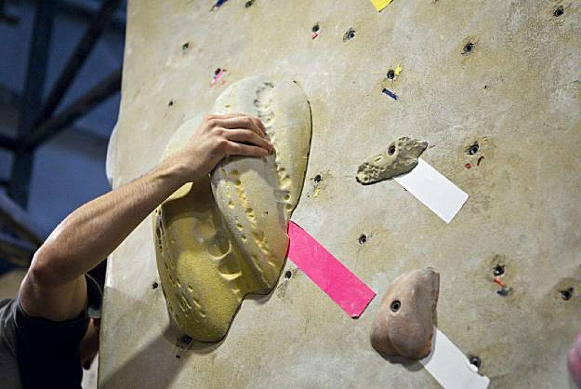 Bustling Mission Cliffs attracts sociable climbers