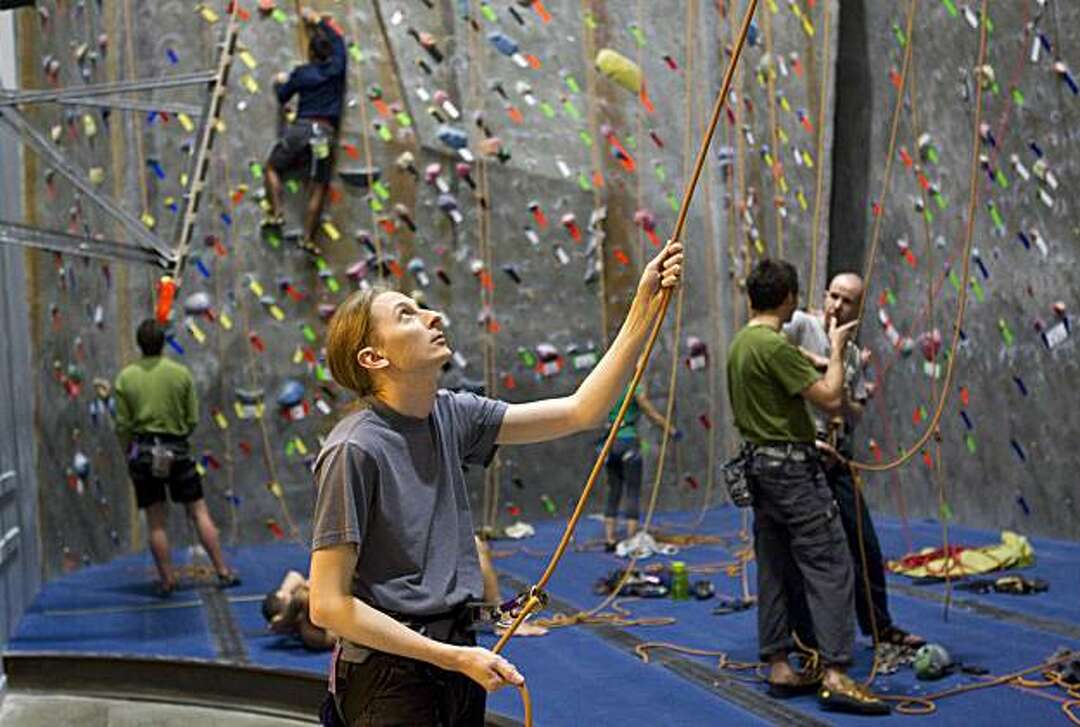 Bustling Mission Cliffs attracts sociable climbers