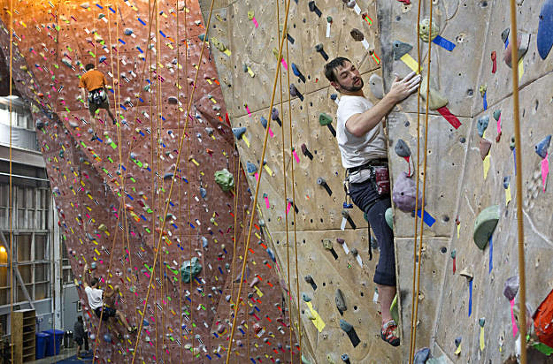 Bustling Mission Cliffs attracts sociable climbers