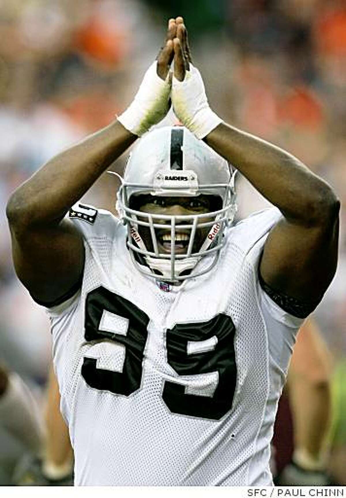 Sapp's Raider experience: 'Dark as a black hole'