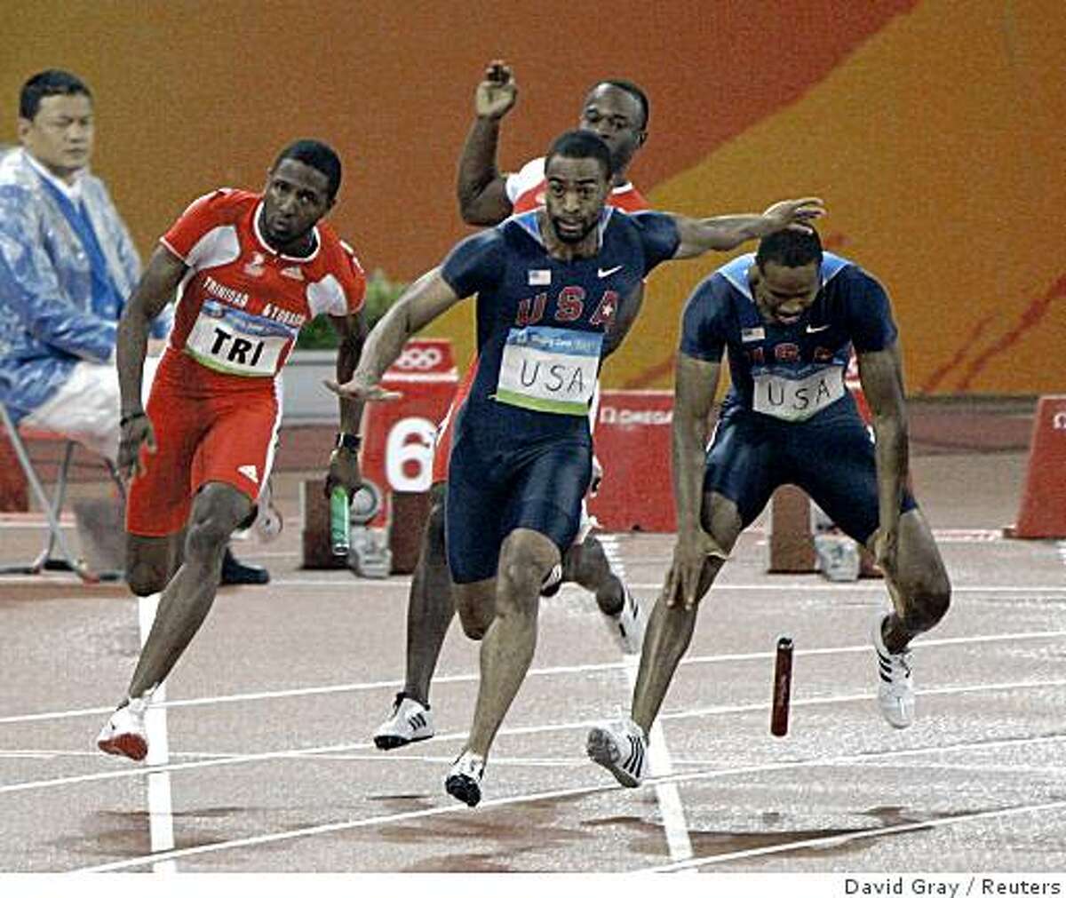 U.S. relays fail, Merritt leads U.S. sweep of 400