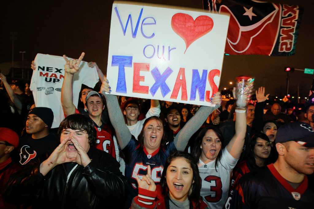 Texans fans welcome home team