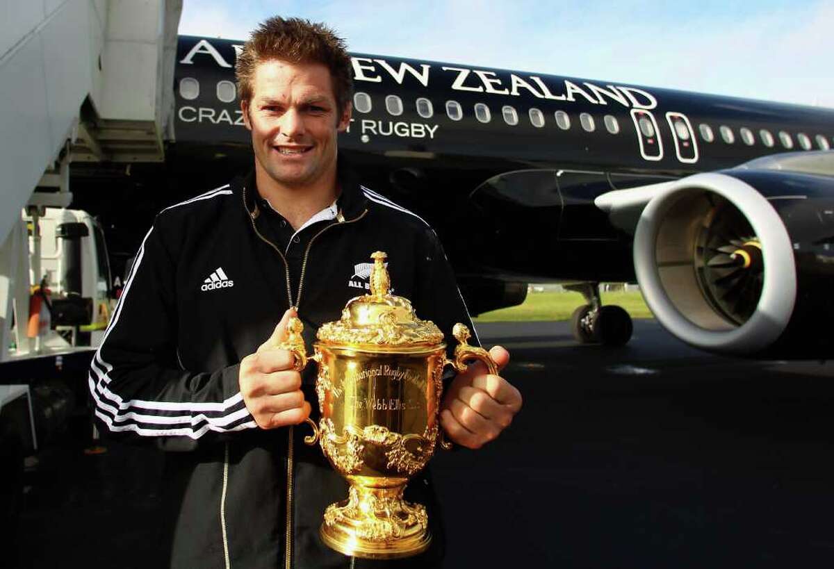 Alaska Airlines launches fifth Disney-themed jet