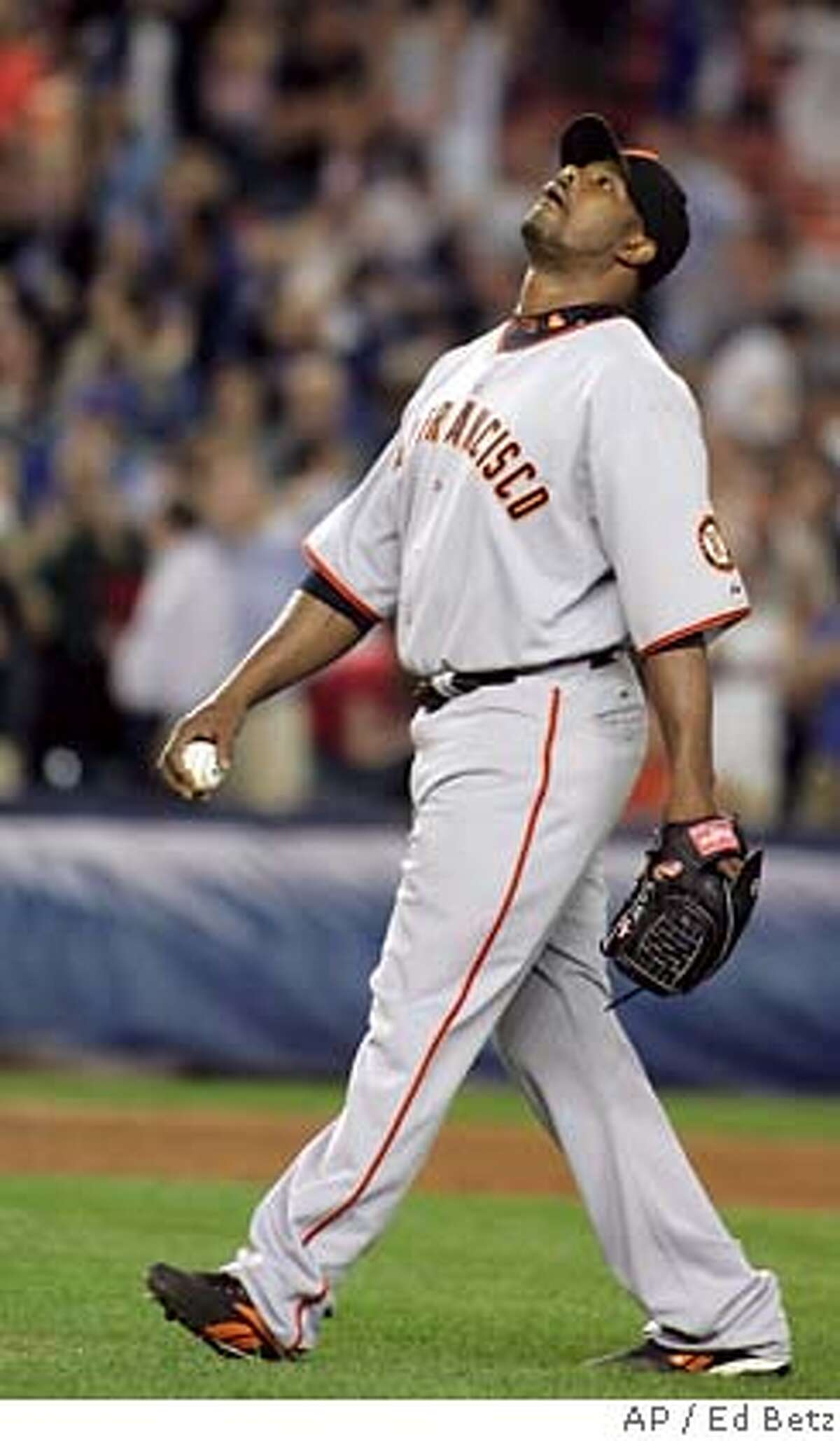 Benitez traded to the Marlins