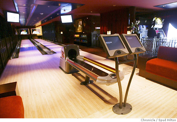Viva Las Vegas at sea: Bowling, luxe lounge