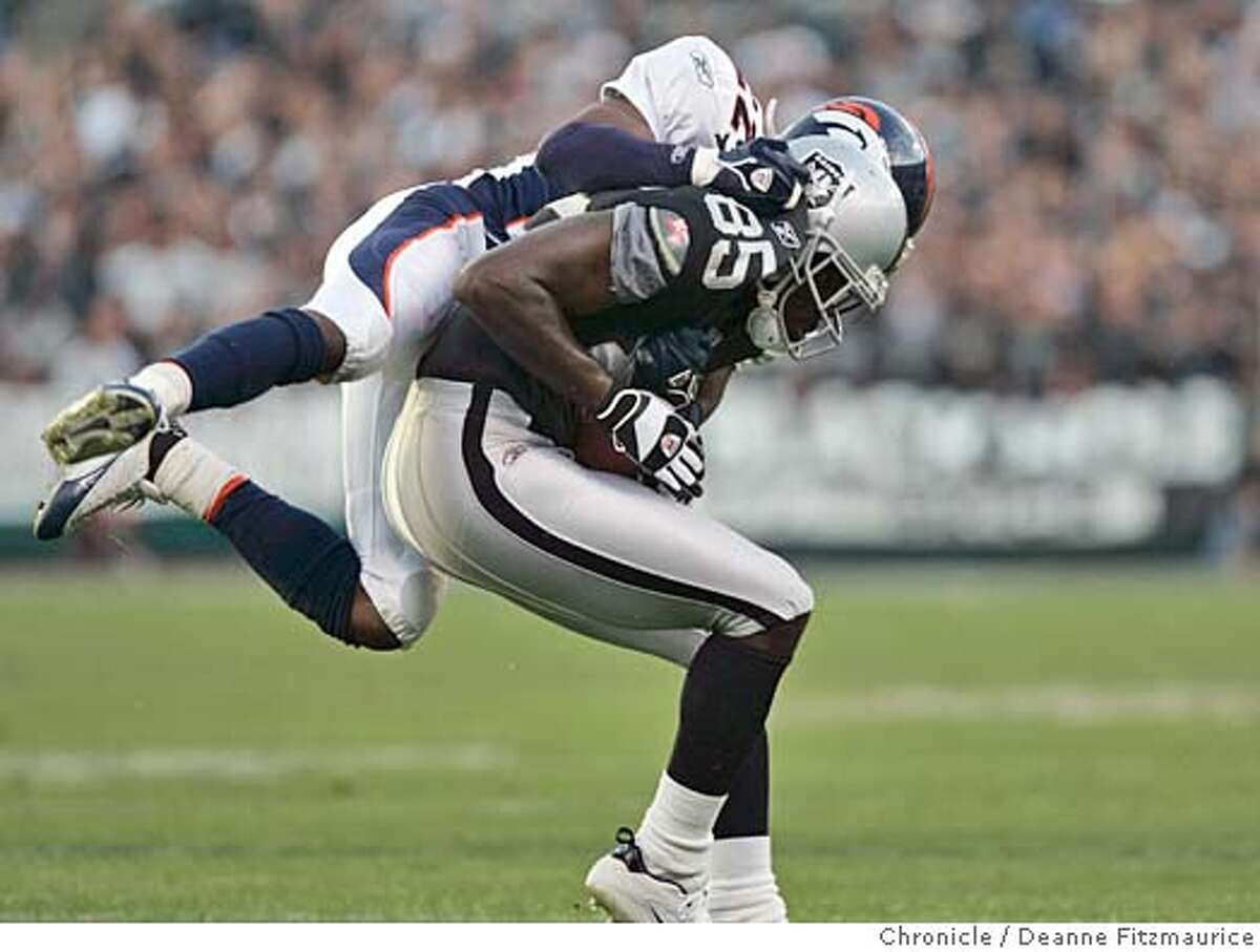 SINKING DEEPER / Oakland QB hears it from angry fans