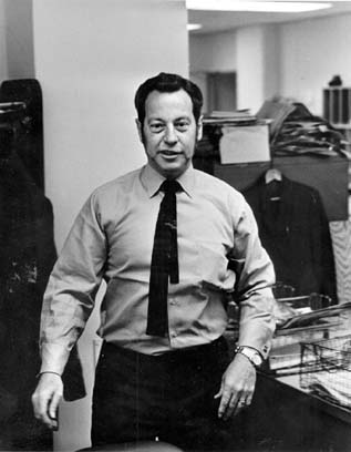 D. Frank Finney -- ex-editor with Oakland Tribune