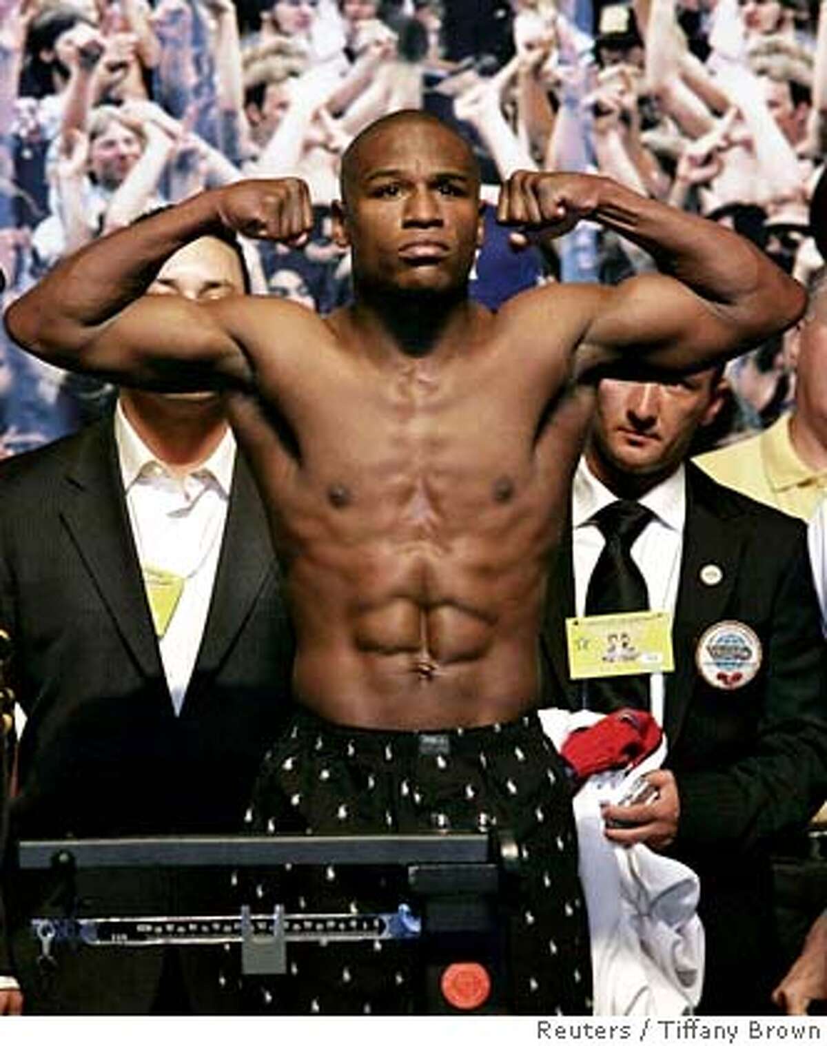 Can De La Hoya-Mayweather lift boxing out of its doldrums?