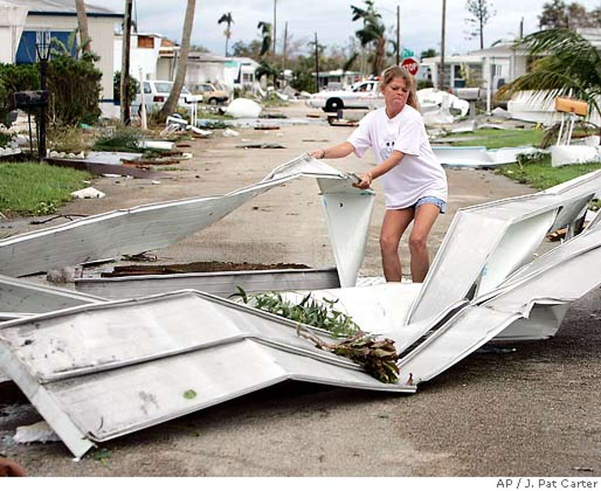 Category 3 Wilma slams into Florida's Gulf Coast / Storm rampages ...
