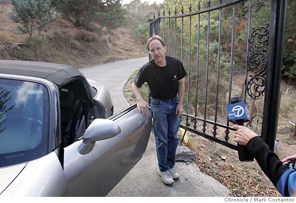 Horowitz allowed to return home / First time since he found his slain wife