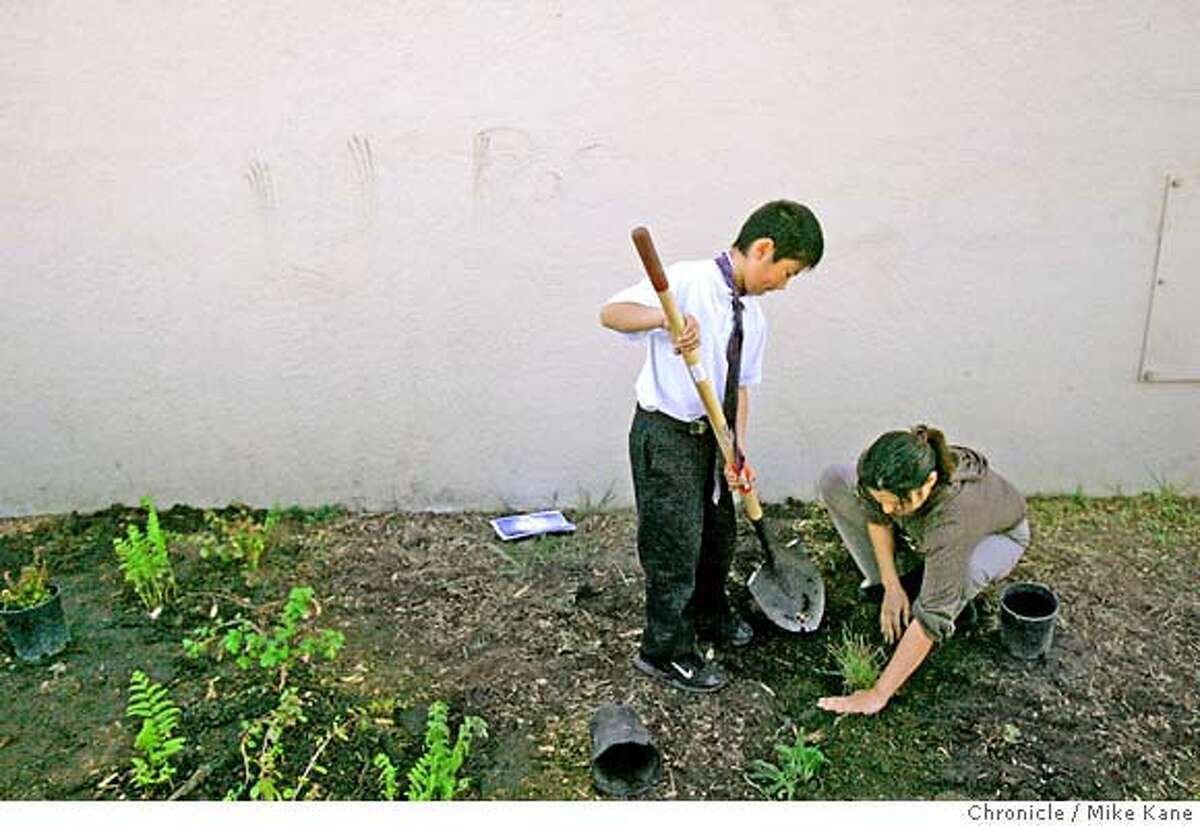 Campuses moving to forefront of green building, education