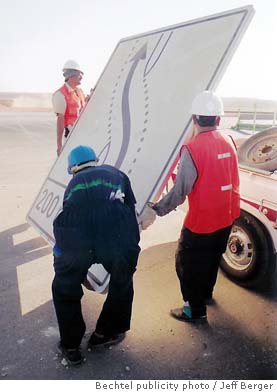 Bechtel will employ 25,000 Iraqi workers