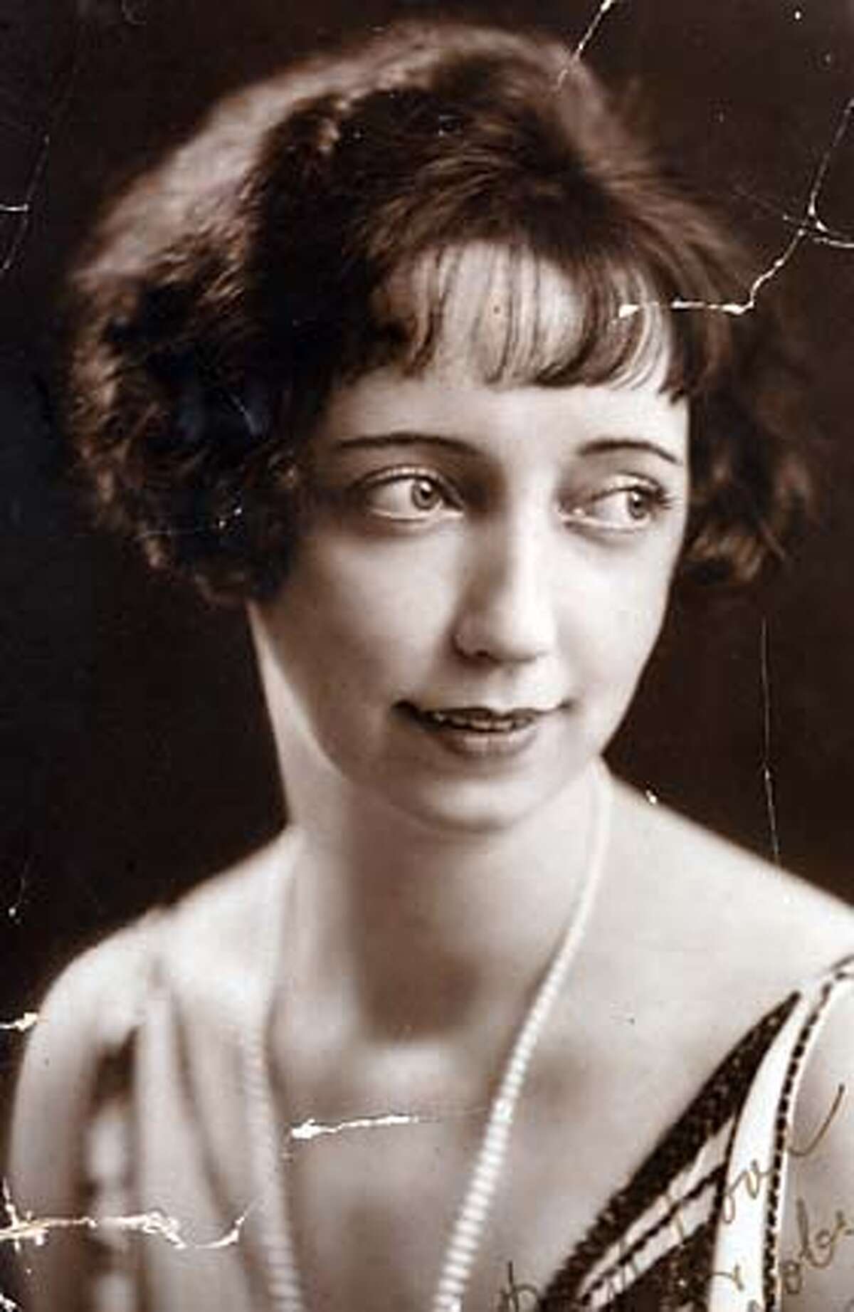 Bold, eccentric and gutsy -- and that's just the wallpaper / Book ...