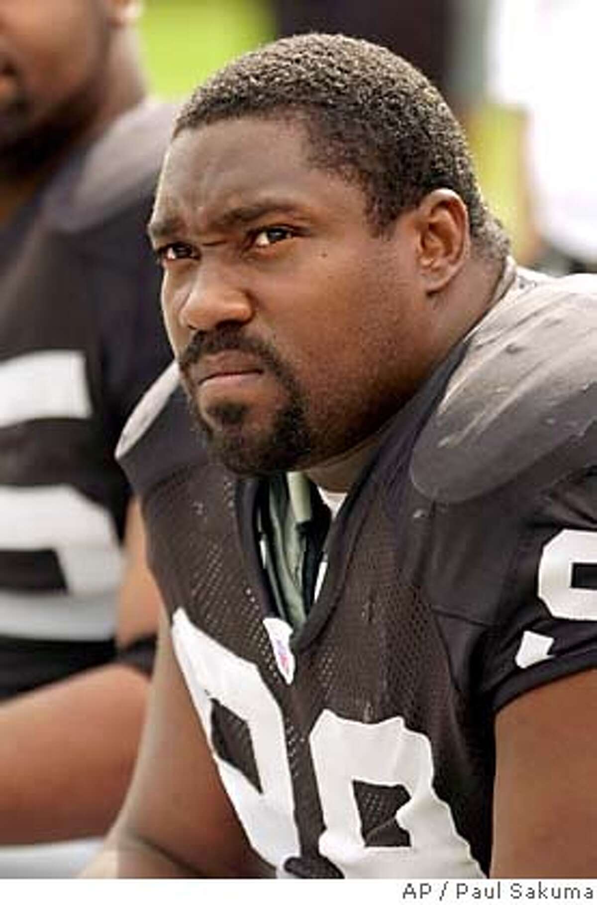 Sapp lights it up -- three-point style / New defense brings out his best