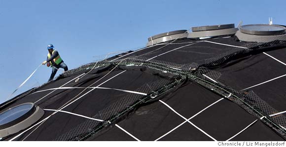 Planetarium a wonder inside and out / Reaching for the stars ...