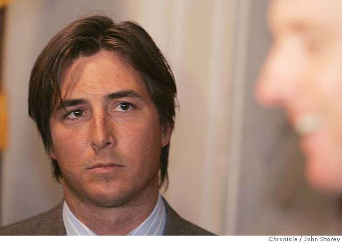 Thousands show up to see snow on Fillmore Street