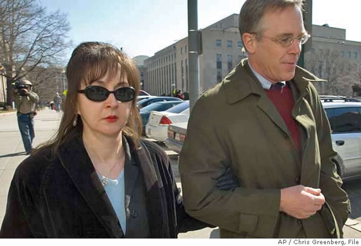 Tough 'D.C. Madam' threatens a courtroom battle