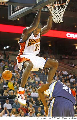 Warriors overcome ejection of Davis