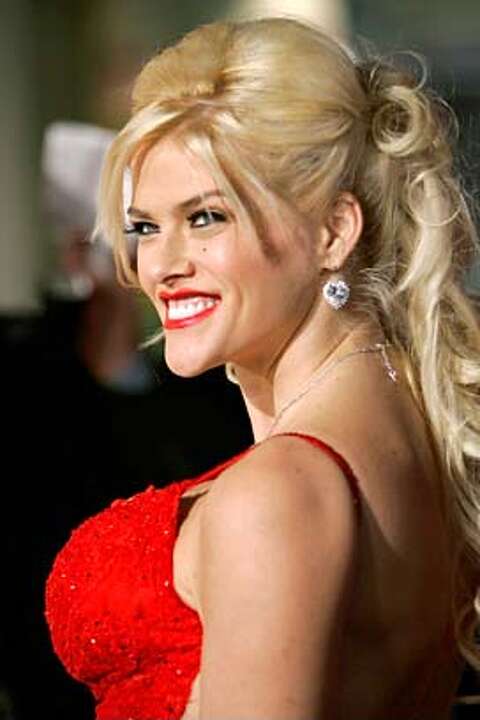 Anna Nicole Smith died from accidental drug overdose / Ex-centerfold ...