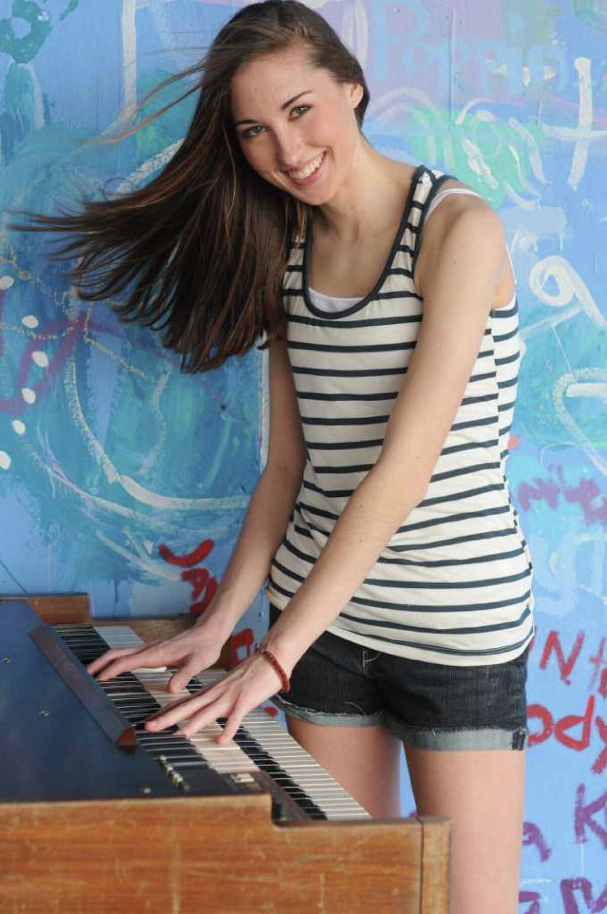 Emma Torncello, 17, leads band of veterans into Linda