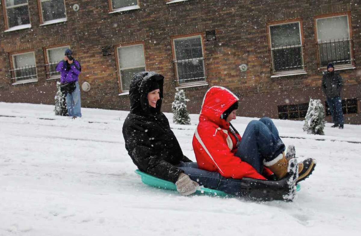 Major snowstorm arrives in Seattle