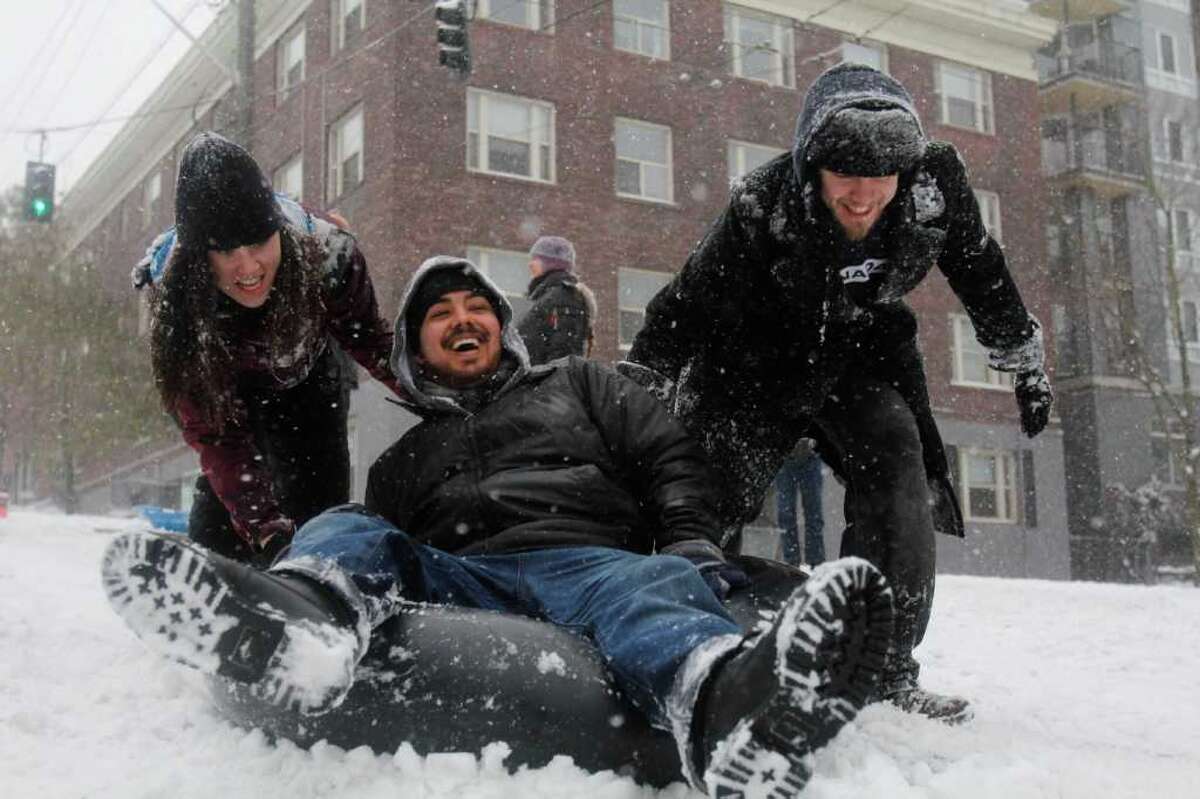 Major snowstorm arrives in Seattle