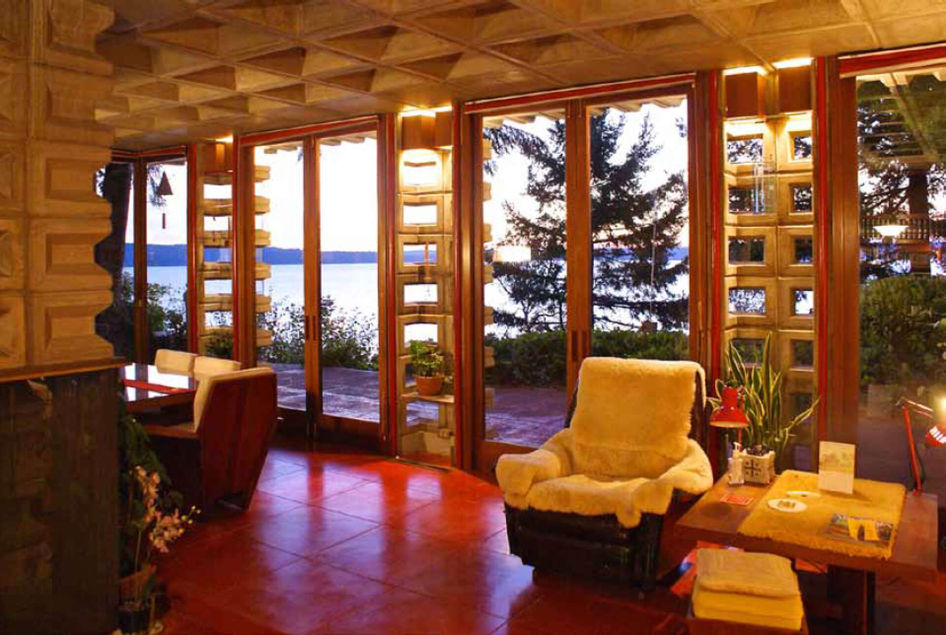 Tour Frank Lloyd Wright's Tracy House on Sunday