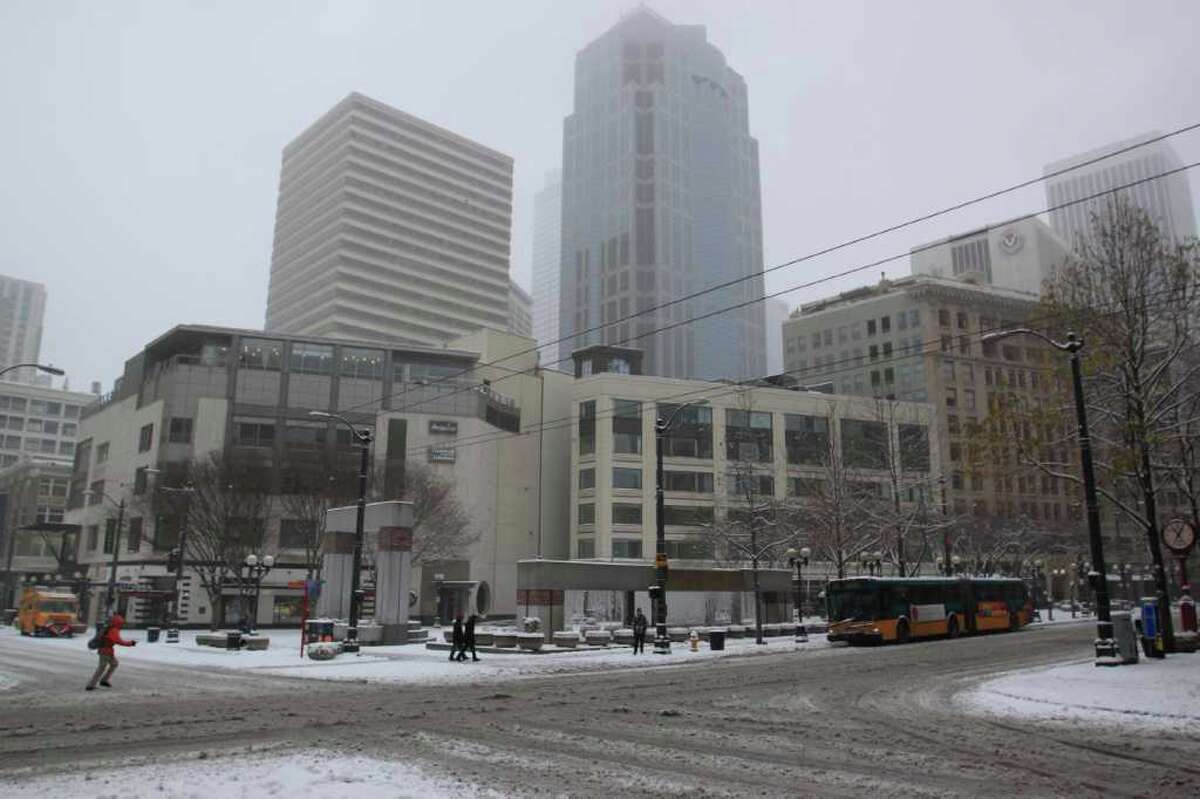 Major snowstorm arrives in Seattle