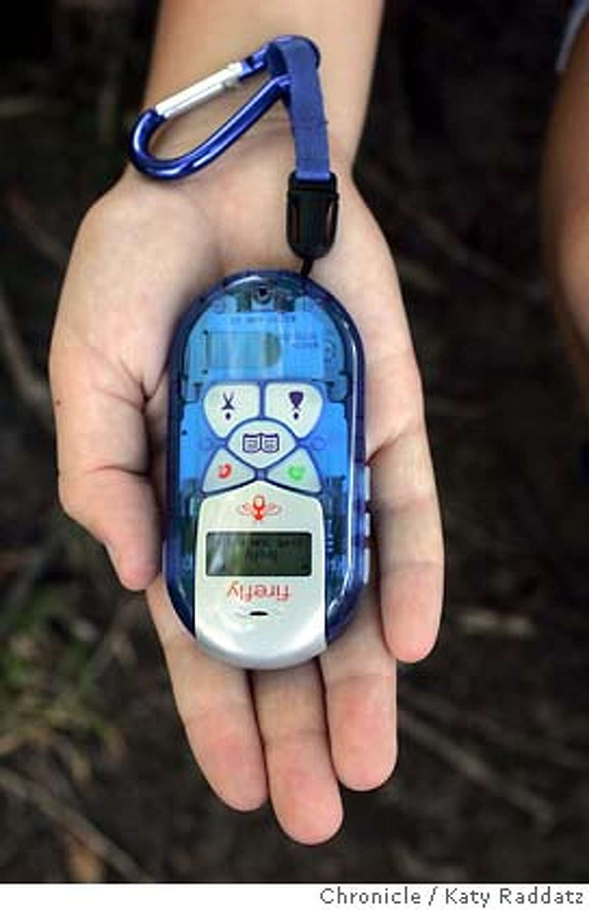 Cell phones that cater to the junior set / Companies tailor new ...