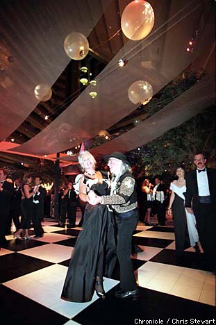 Plan to have a ball / Black & White experts recommend strategizing