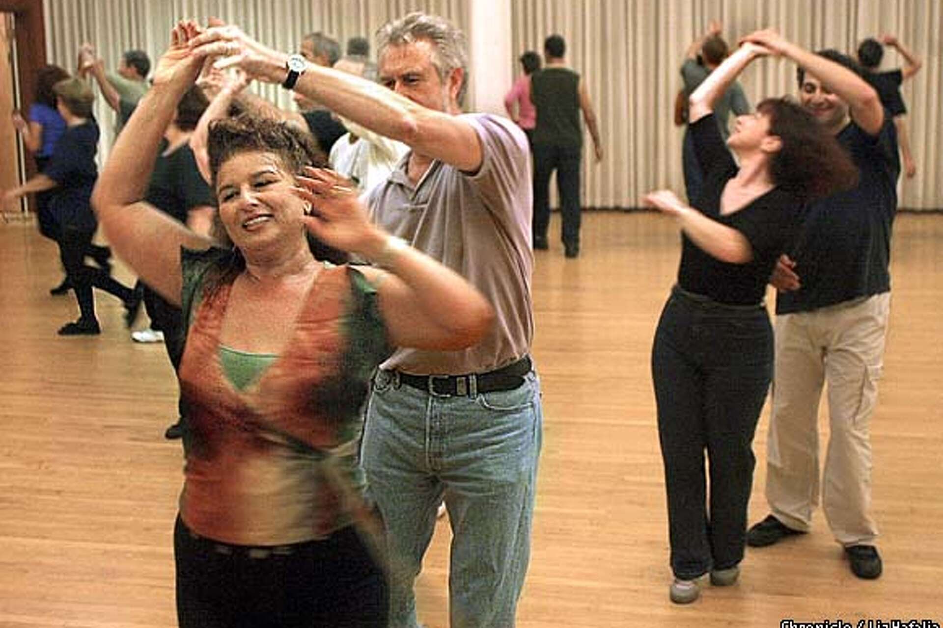 THE ARTS / Israeli folk dancers find a community / Israeli folk dance ...