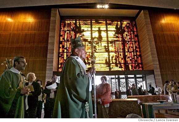 SAN FRANCISCO / Levada says farewell at Mass / Archbishop leaving S.F ...