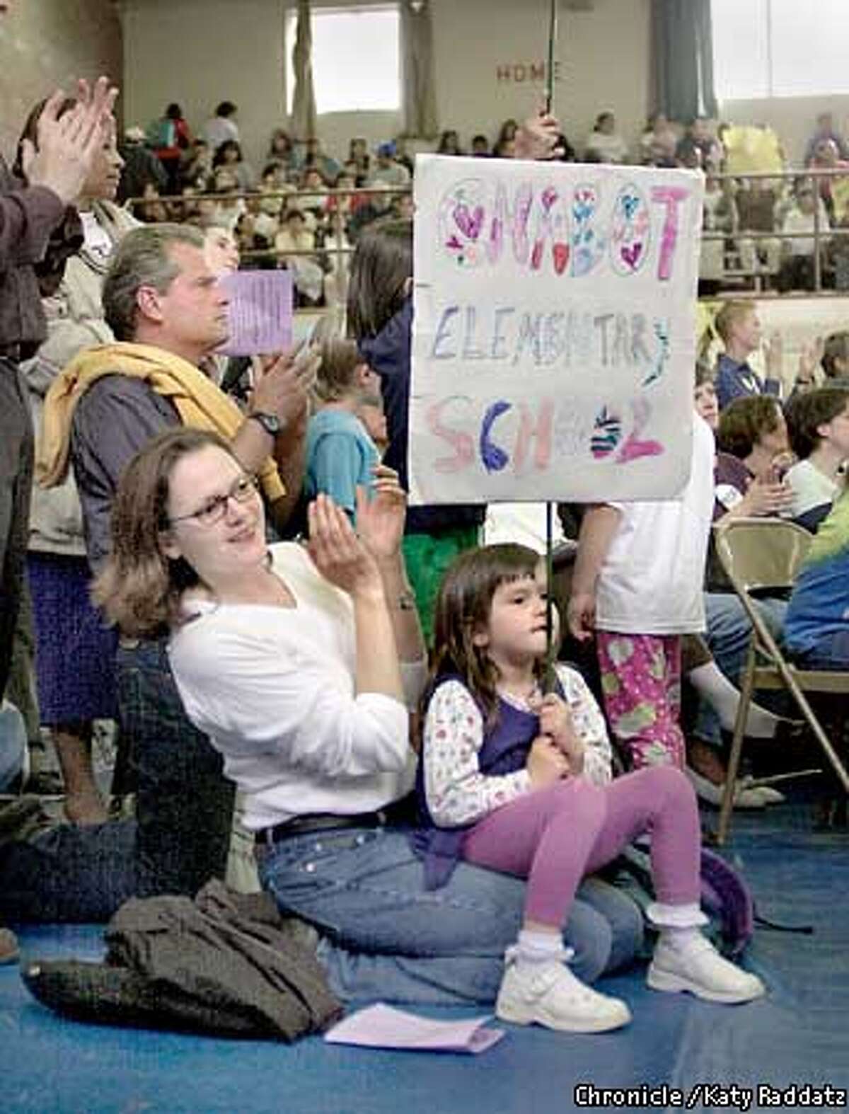 Keeping the faith / Iraq war strengthens family's passion for peace