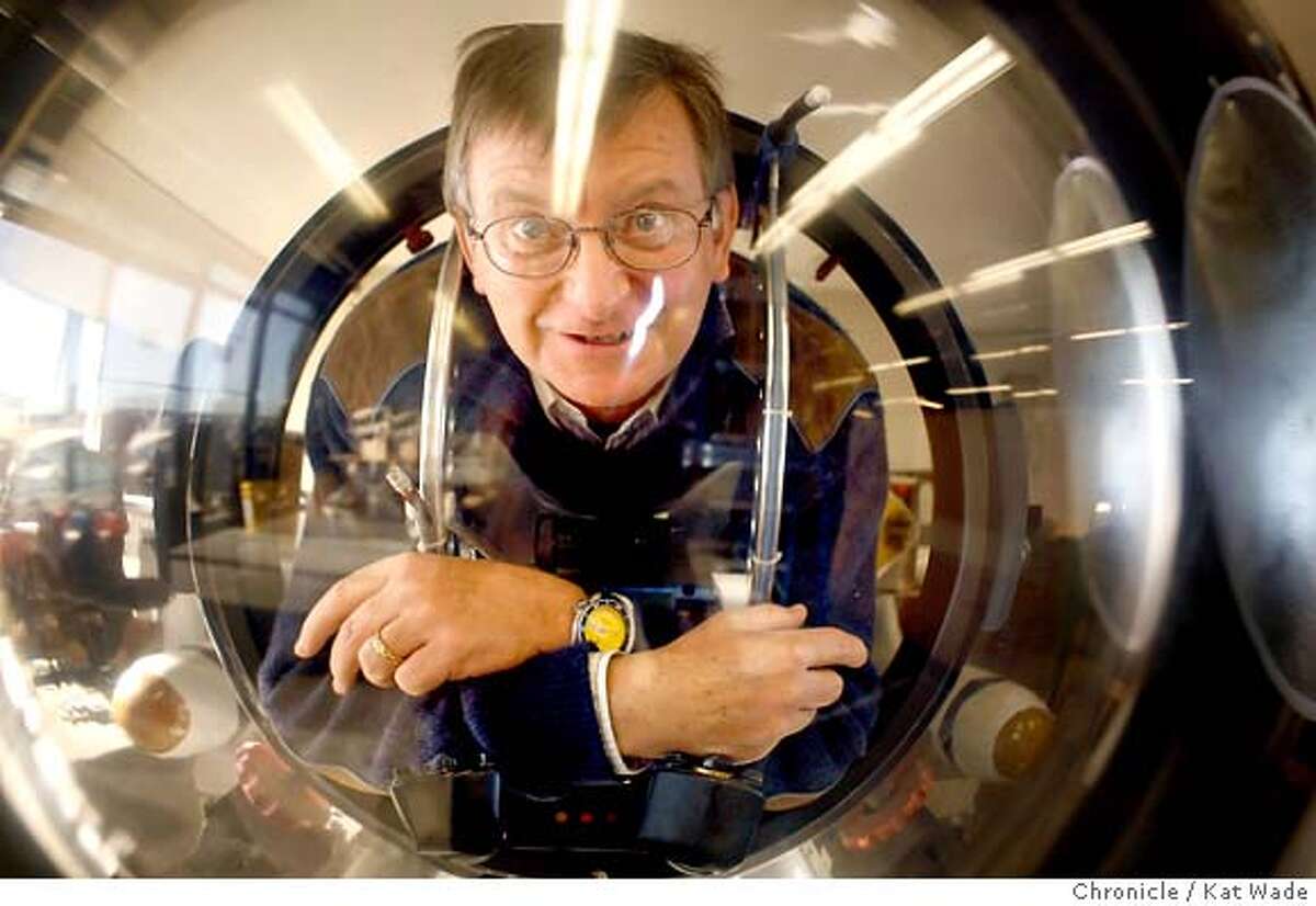 Flying Deep / Graham Hawkes is banking that his newest generation of ...