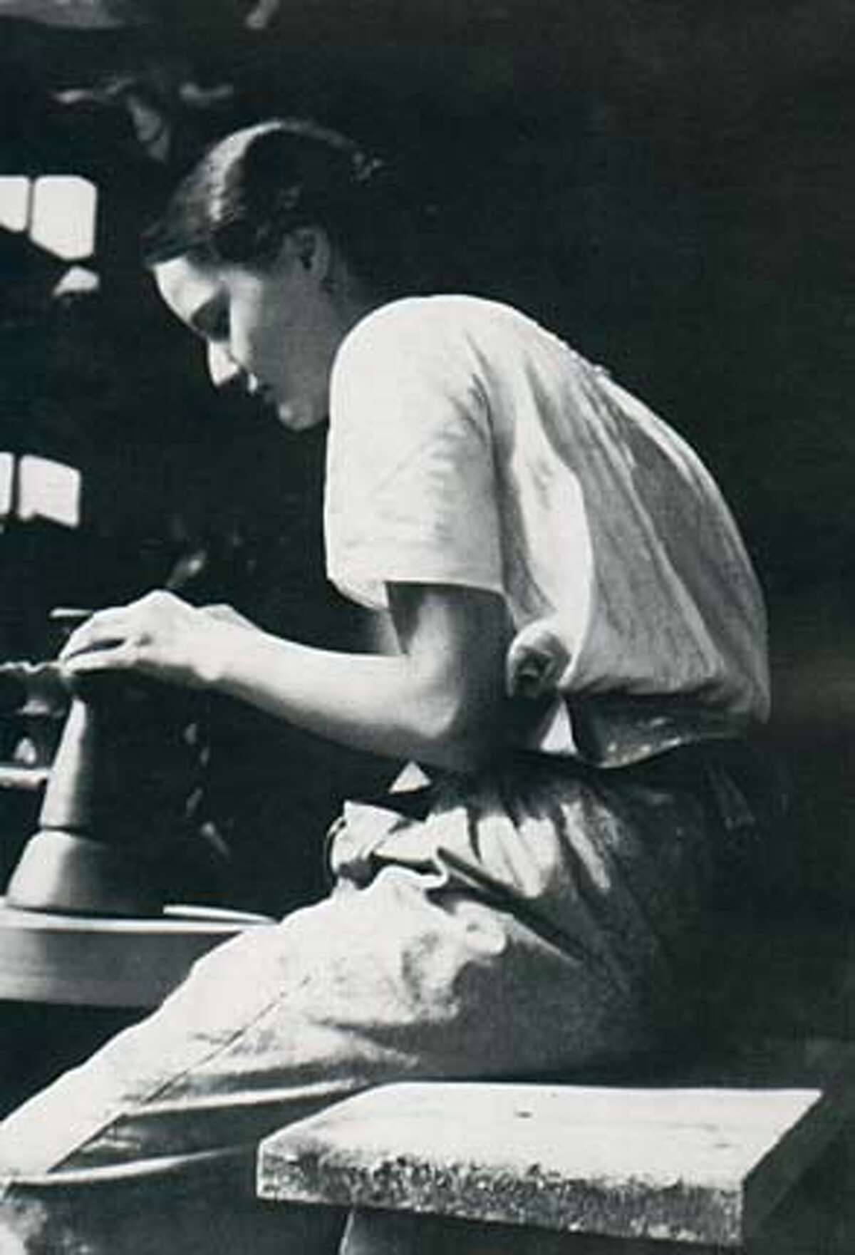 Doyenne of design / Eva Zeisel's curvy, organic shapes changed the look ...