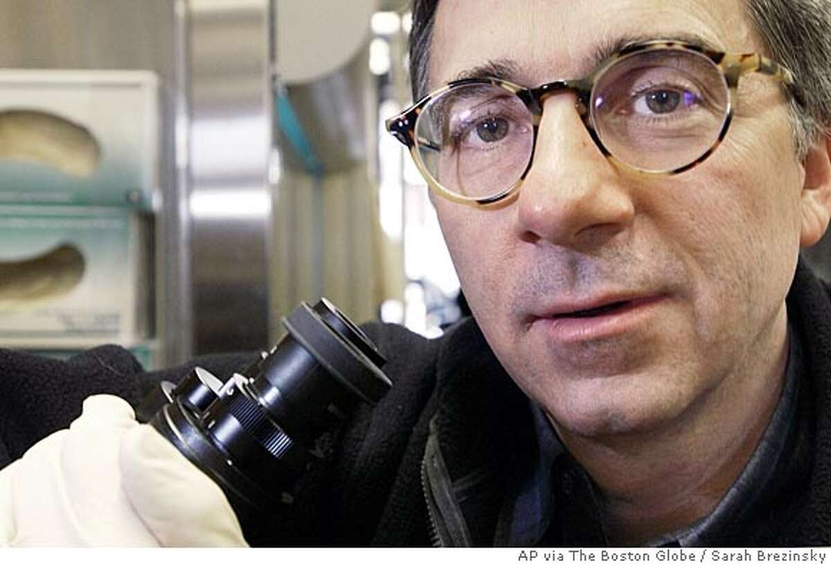 BIOTECH & CREATIVITY / Molecular biologists are real newsmakers